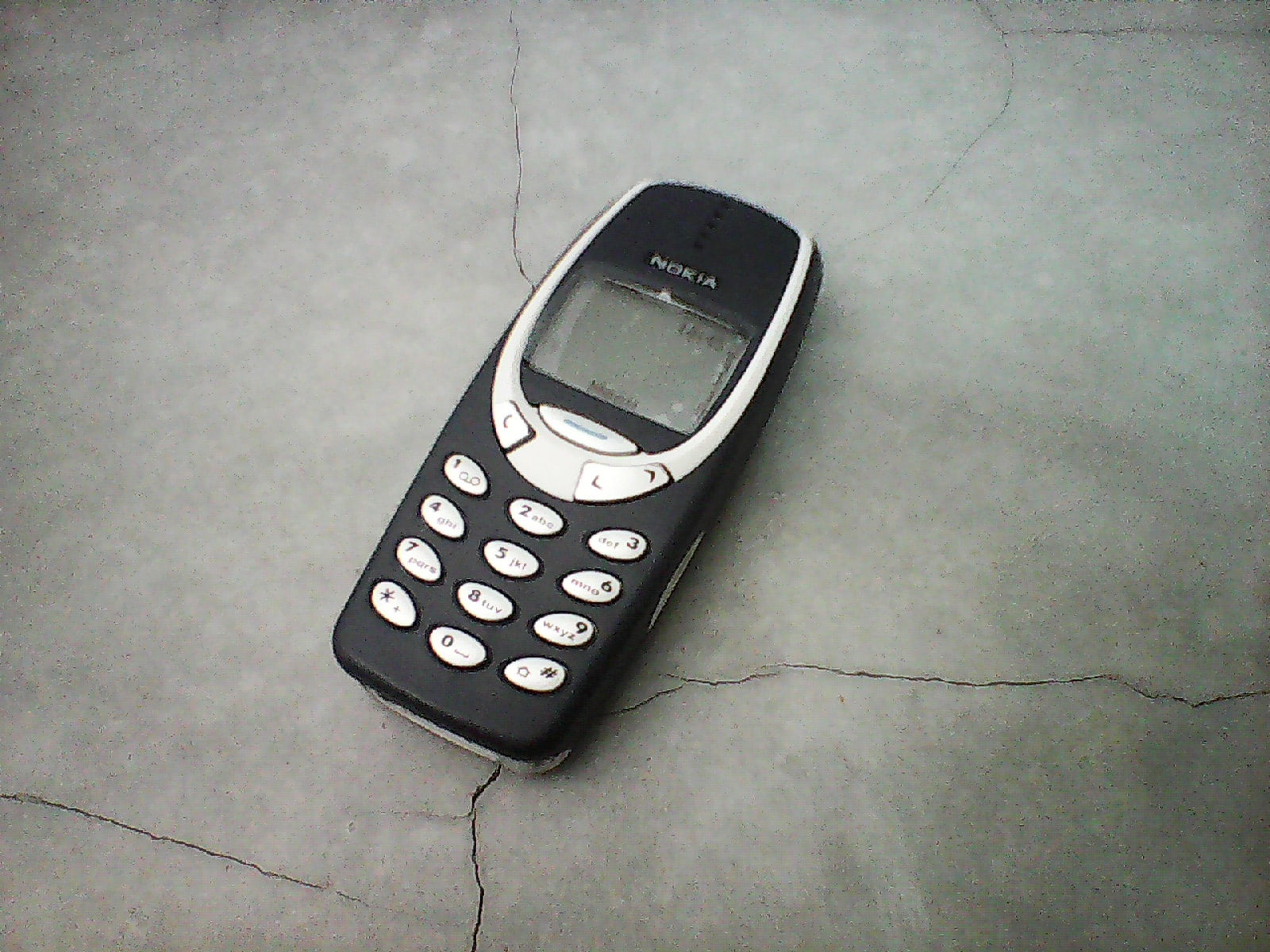 Nokia 3310 Review 2017 - Relive the good old times in the 2000s
